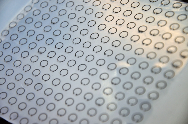 Scientists create 'invisibility cloak' that can make microscopic ... Scientists create 'invisibility cloak' that can make microscopic ...
