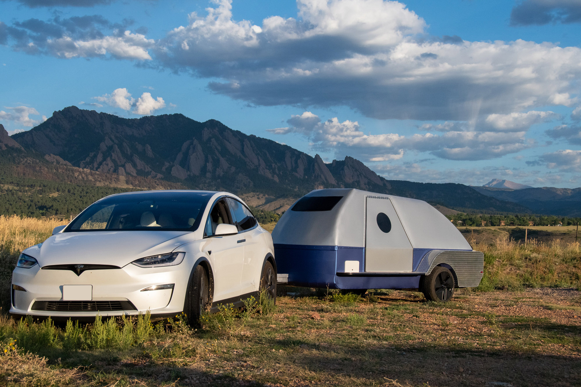 This Electric Trailer Lets You Charge Your Ev While Exploring The Great